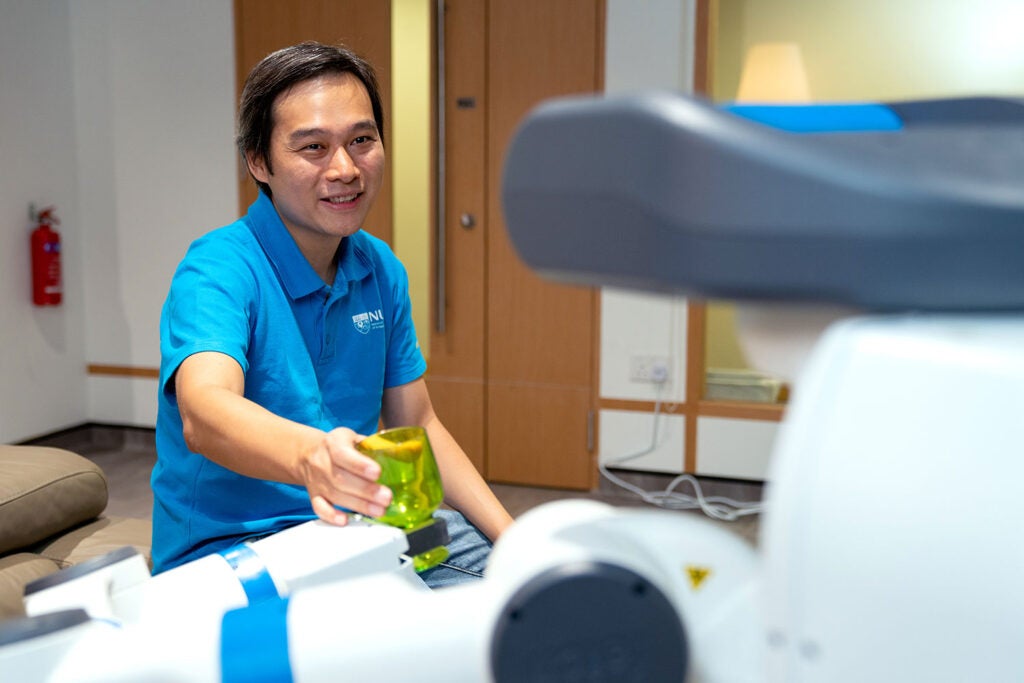 Humans, Robots, and the Trust that binds them - NUS Computing