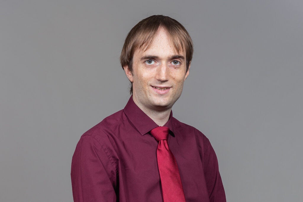 Assistant Professor Jonathan Scarlett makes MIT Technology Review’s ...