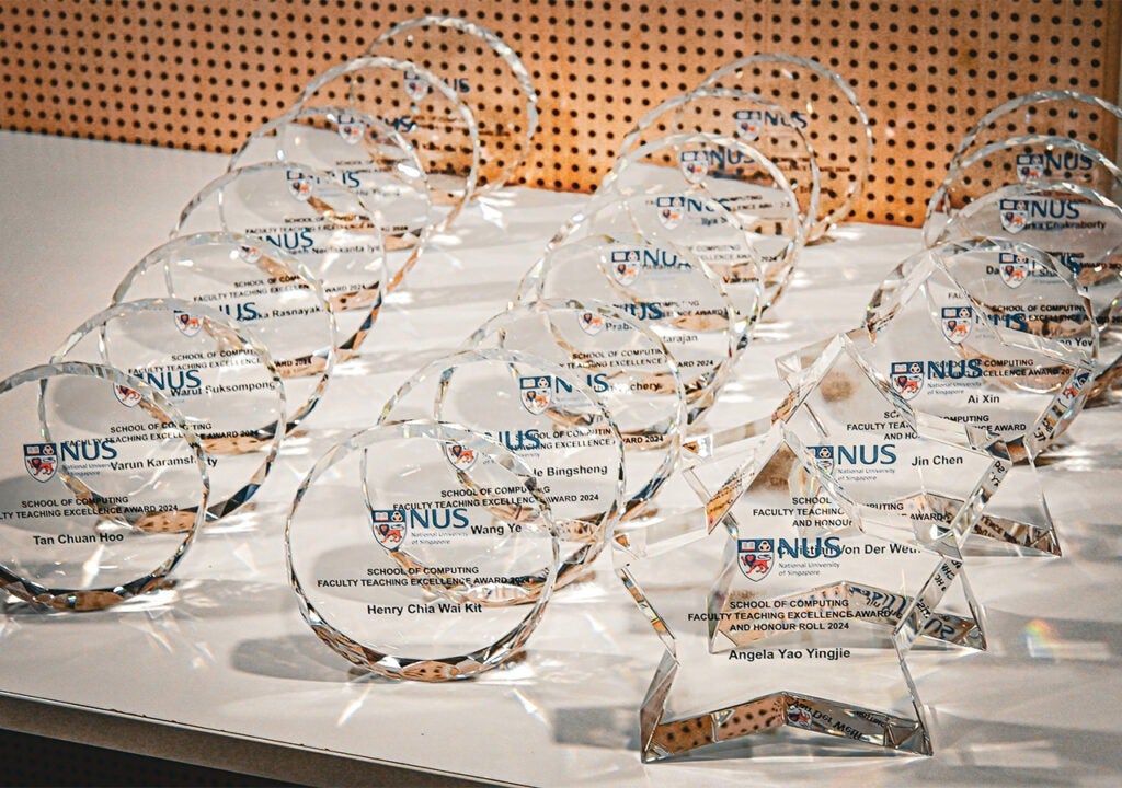 Faculty members honoured with Teaching Excellence Awards - NUS Computing
