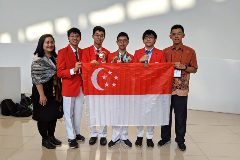 Faculty members Teo Hock Hai and Tan Chuan Hoo earns the Information ...